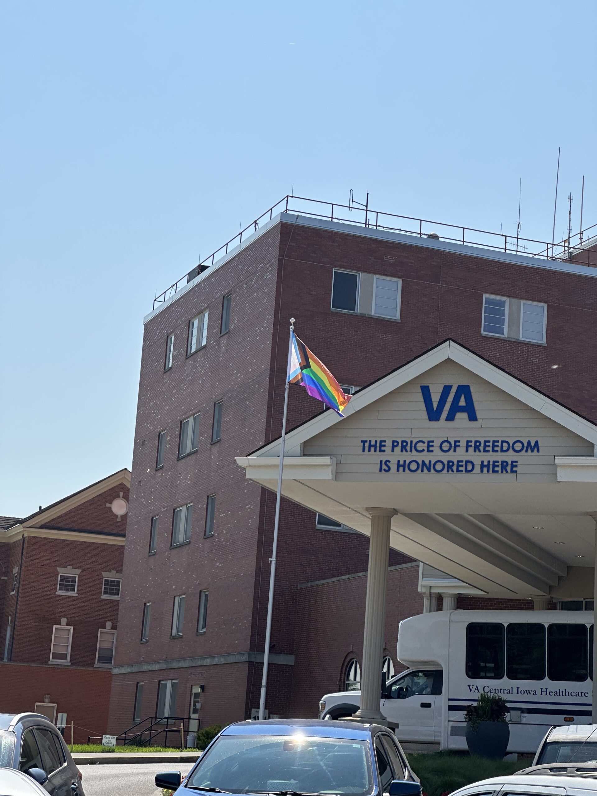 REAL AMERICAN: State Senator puts US Flag back on pole at Des Moines VA ...